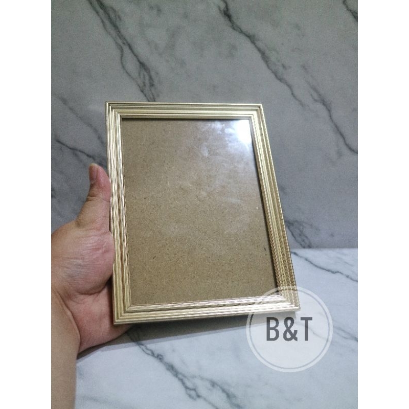 Jual Bingkai foto frame foto 5R figura foto 5 R warna gold | Shopee ...