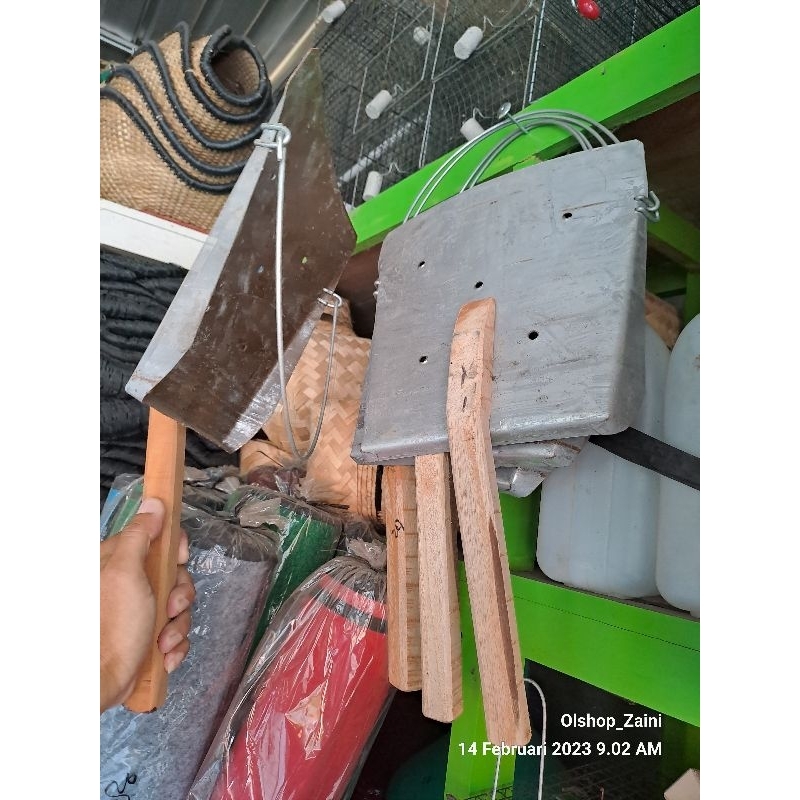 Jual Sekop besi serokan esreng pasir batu bongkar muat pegangan kayu ...