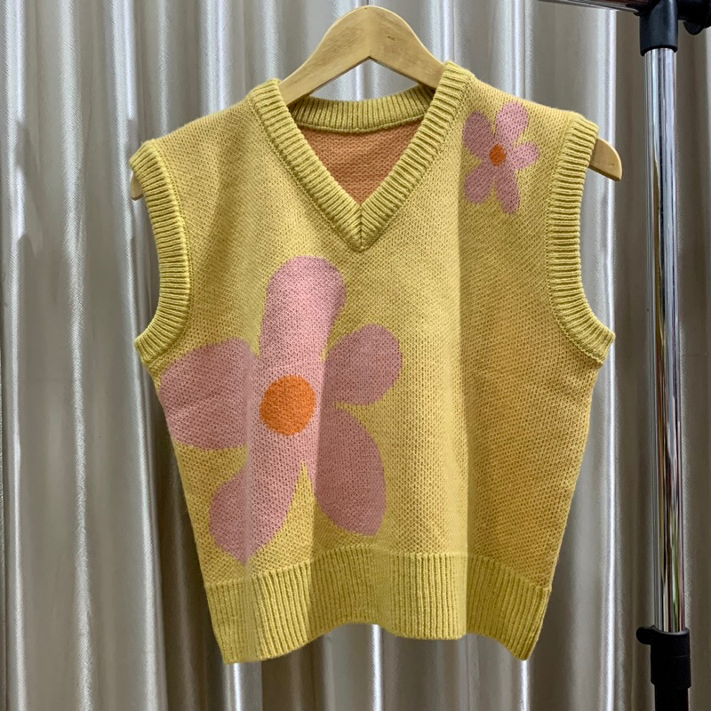 Jual [BISA COD] Antheia vest | rompi rajut bunga outer rajut knitwear ...