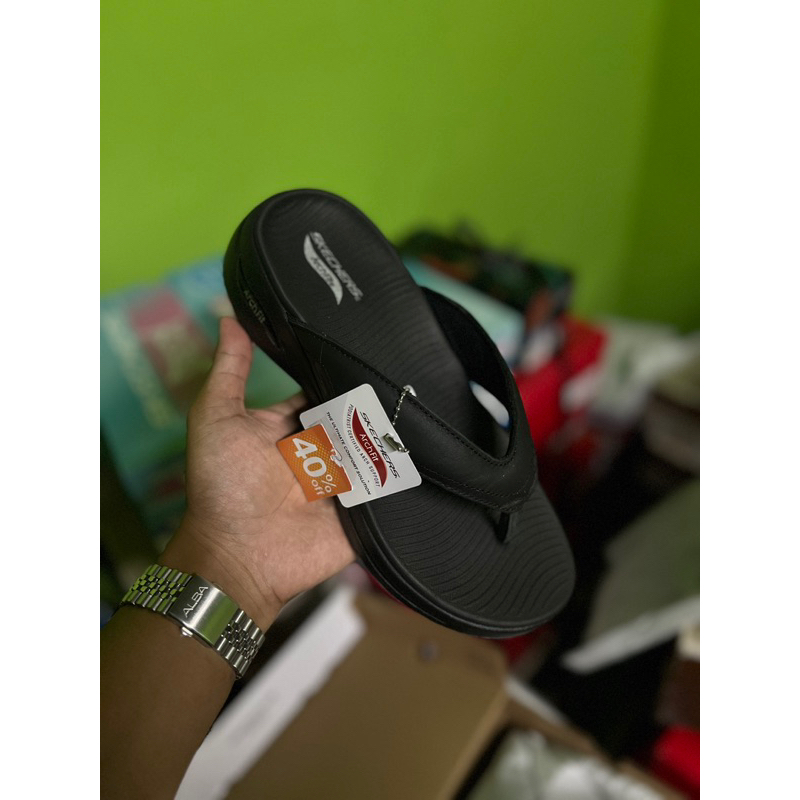 Jual Skechers Go Walk Arch Fit Sandal Surface Black Original BNIB ...