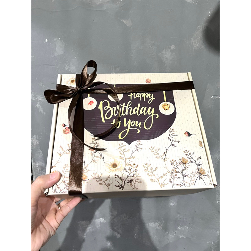 Jual box corrugated print happy birthday size 25,5x22x7+pita coklat ...