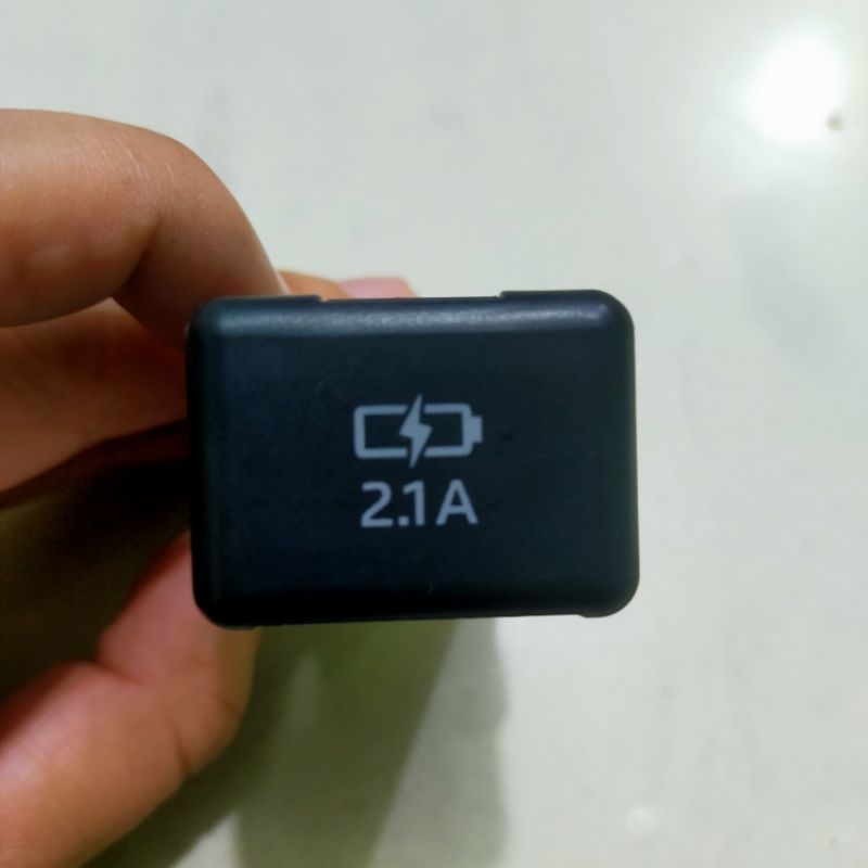 Jual Soket Socket USB Charger Console Konsol Rocky Raize Original ...