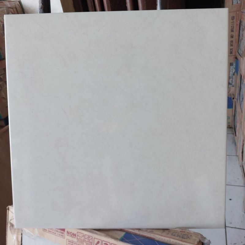 Jual Keramik LANTAI 50x50 GLOSSY CREAM MARMER BEIGE KILAP | Shopee Indonesia