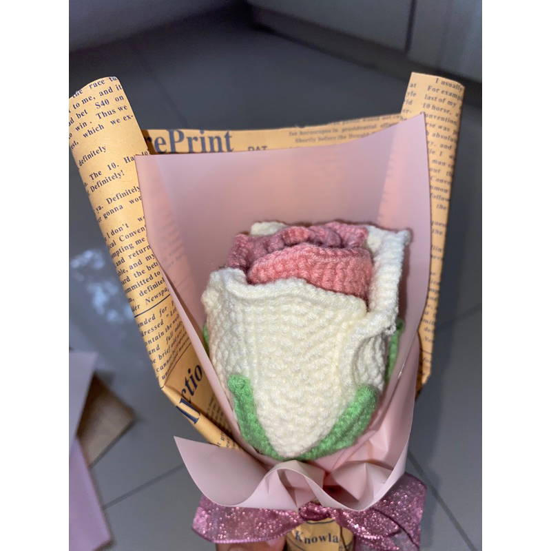 Jual bunga mawar rajut | bunga rajut | buket bunga rajut | buket bunga ...