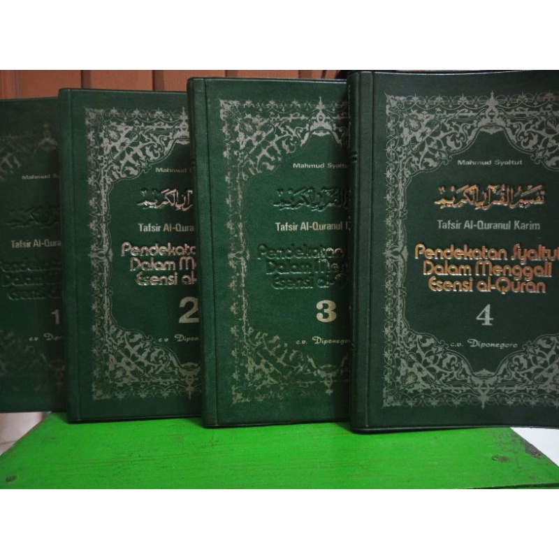 Jual Buku Tafsir Al-Qur'anul Karim, Pendekatan Syaltut Dalam Menggali Esensi Al-Qur'an Jilid 1 ...
