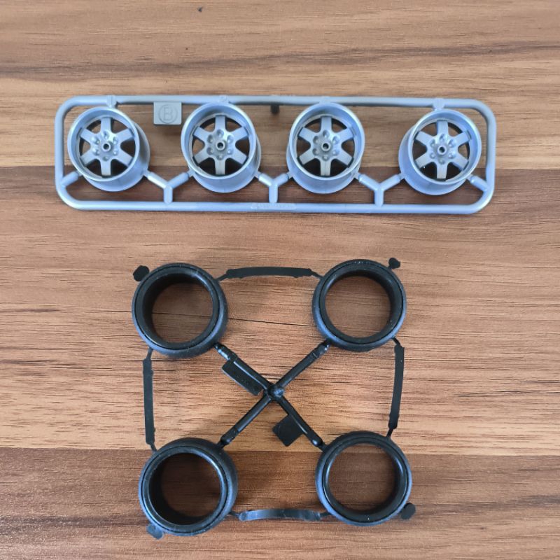 Jual Tamiya Velg 6 Spoke Large Diameter Grey Original + Ban Wheel ...