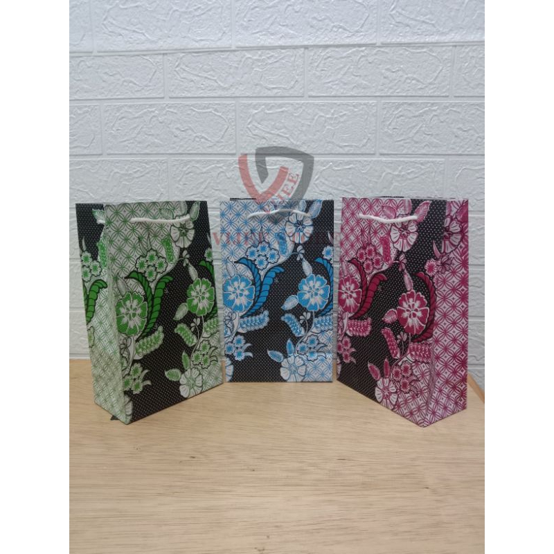 Jual PAPERBAG WAFER PREMIUM 15X25 / PAPERBAG BATIK PREMIUM | Shopee ...
