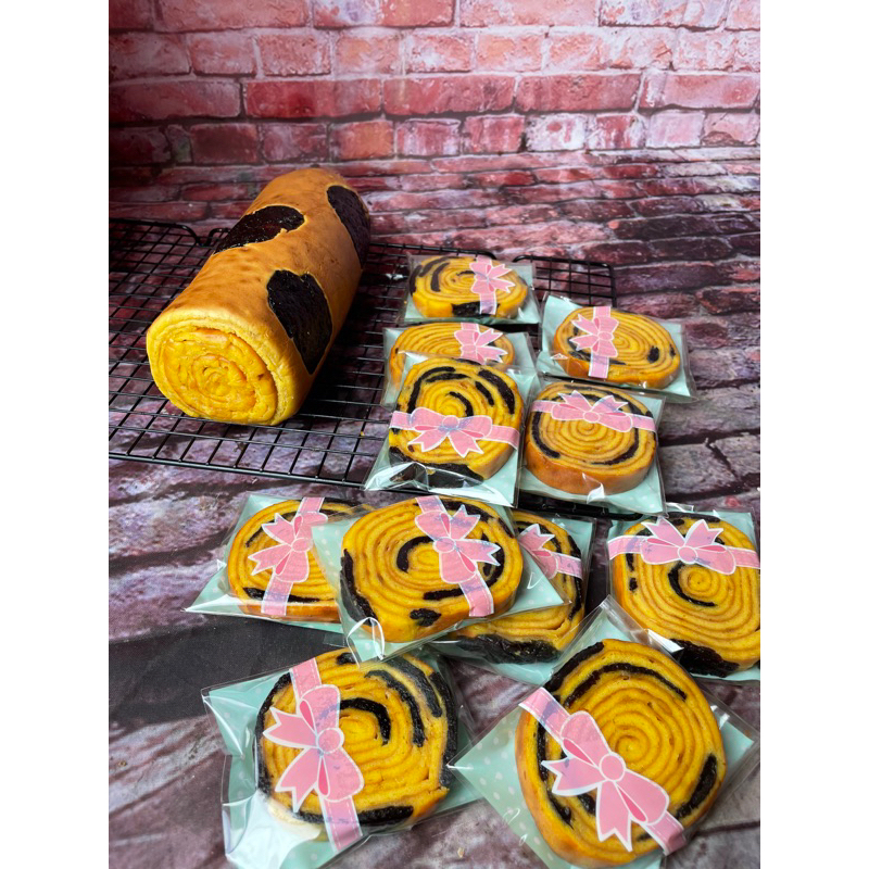 Jual lapis premium roll jumbo prunes slice isi 3pcs | Shopee Indonesia