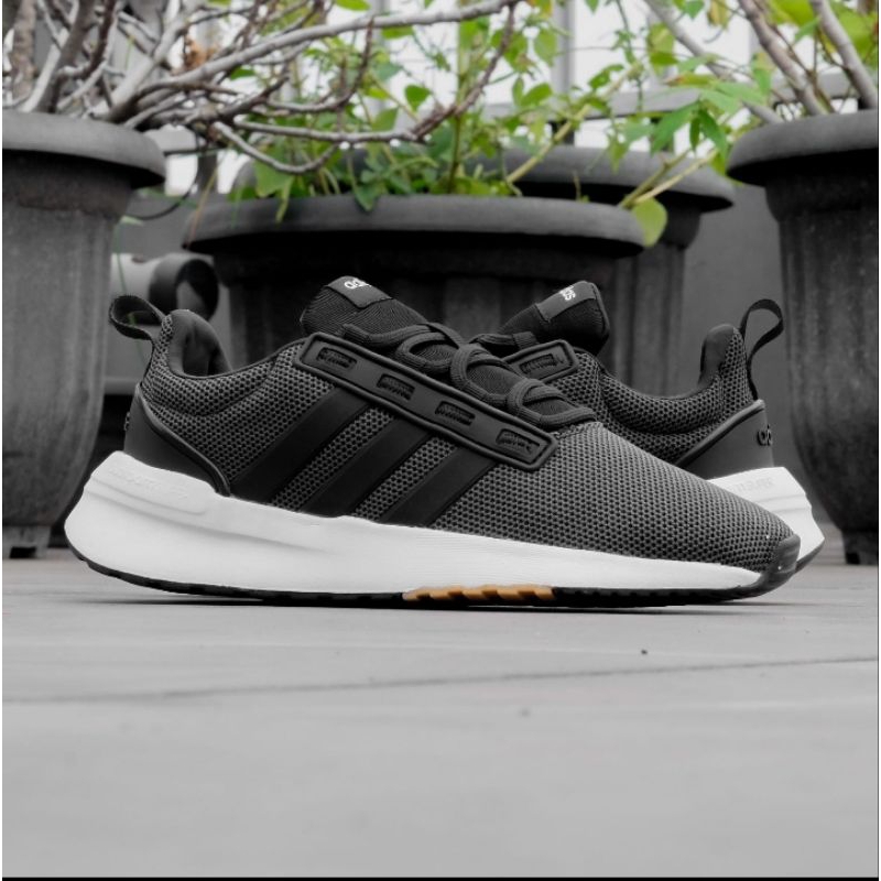 Jual Sepatu Running Pria Adidas Tr21 Racer Abu abu Original Made in ...