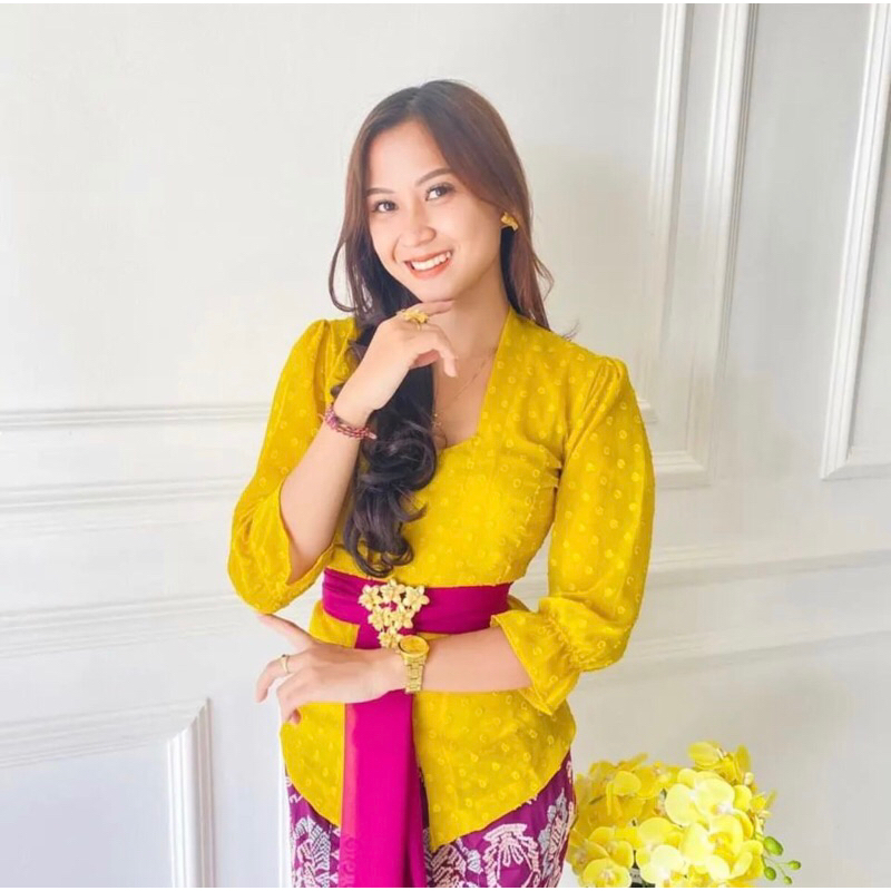 Jual KEBAYA BALI URAGIRI SPECIAL WARNA PUTIH - KUNING SANDAT DAN GOLD ...