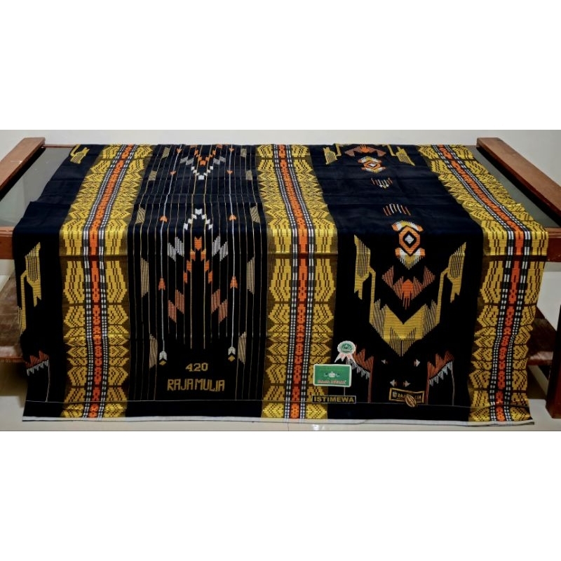 Jual Sarung tenun Sutera Raja Mulia 420 exclusive Full Sutra 100% ...