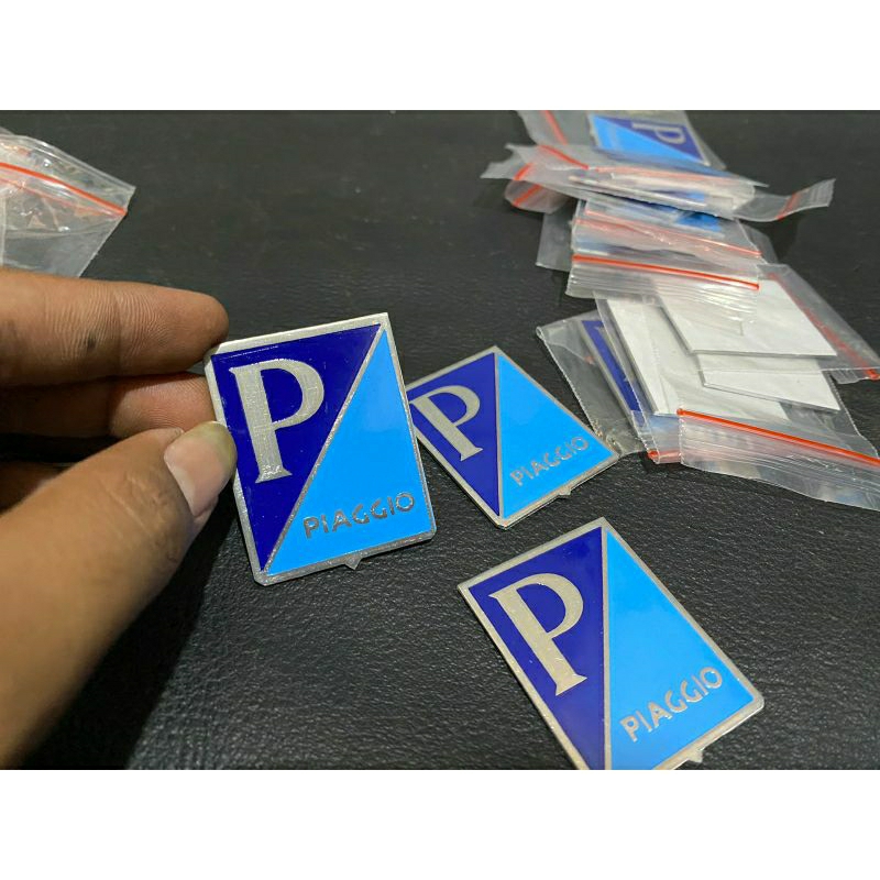 Jual Logo emblem dasi vespa p/ coret piaggio alumunium timbul detail ...