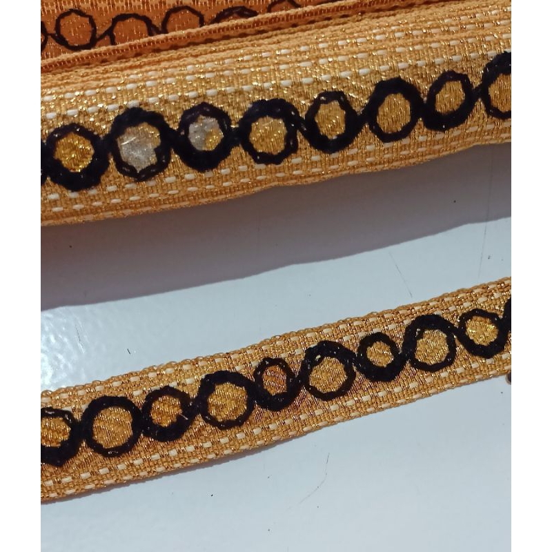 Jual pita renda / renda india Uk:2.5cm ( isi:10 yard ) | Shopee Indonesia