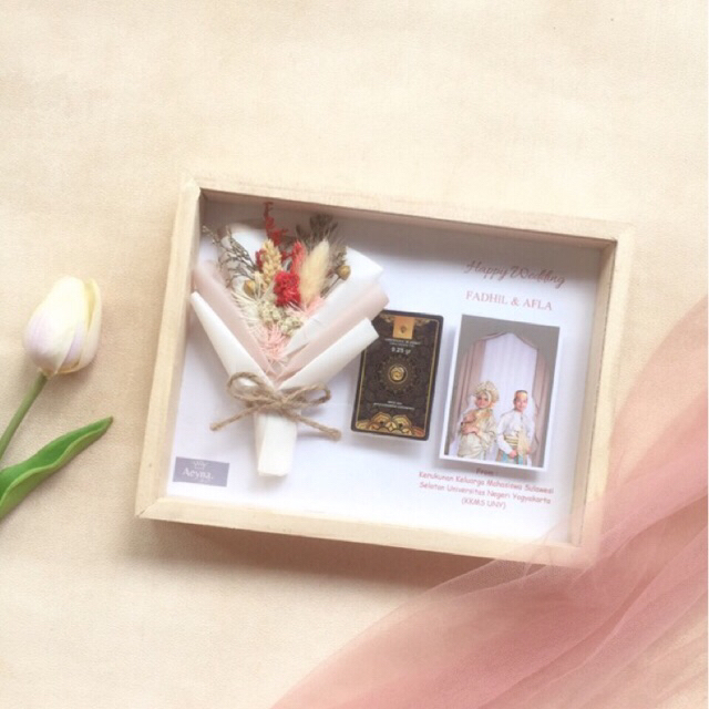 Jual Frame Bingkai Akrilik | Frame Kado Wisuda | Kado Nikah | Kado ...
