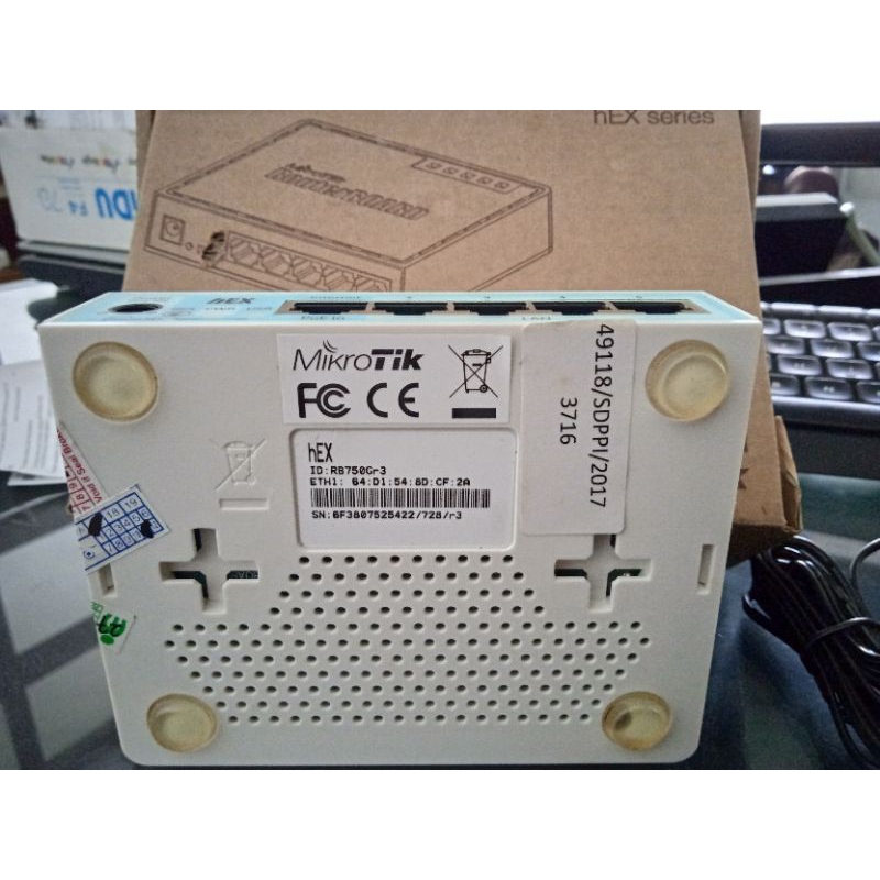 Jual mikrotik RB750Gr3 (hEX) Router 5 port Gigabit | Shopee Indonesia