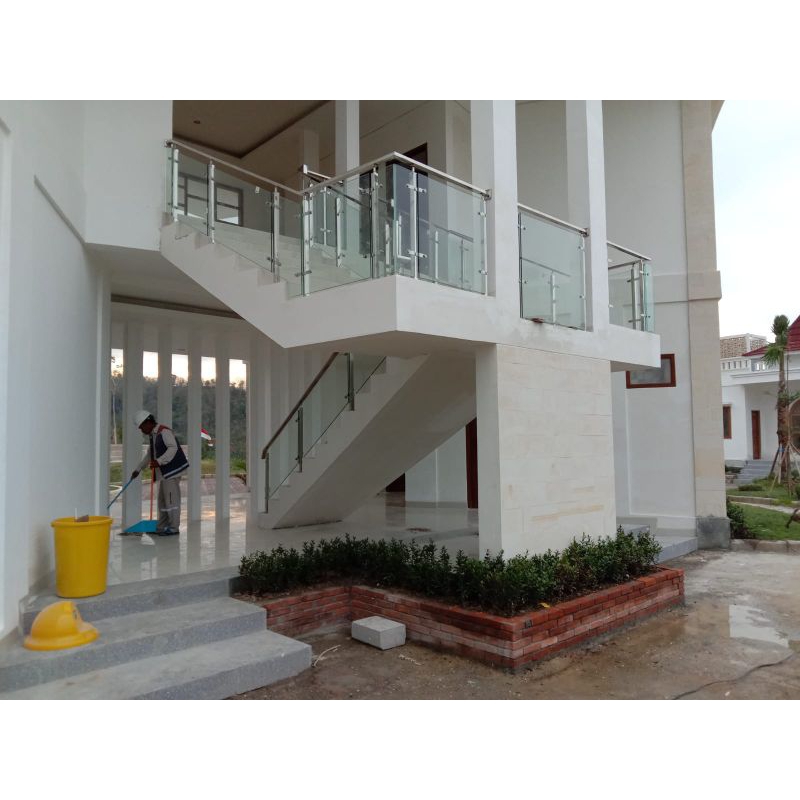 Jual Baru Tiang Railing Tangga Kaca Minimalis / Railing Kaca Stainless ...