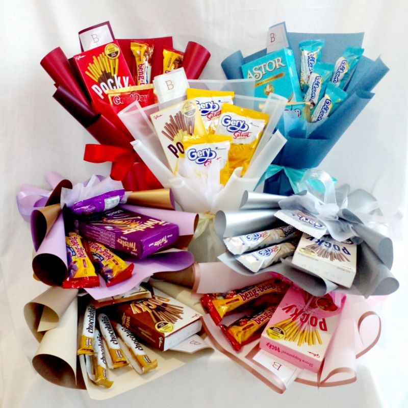 Jual BUKET SNACK MURAH MERIAH HADIAH ULTAH WISUDA | Shopee Indonesia