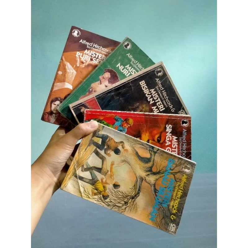 Jual ALFRED HITCHCOCK & TRIO DETEKTIF,MISTERI PURI SETAN,MISTERI ...