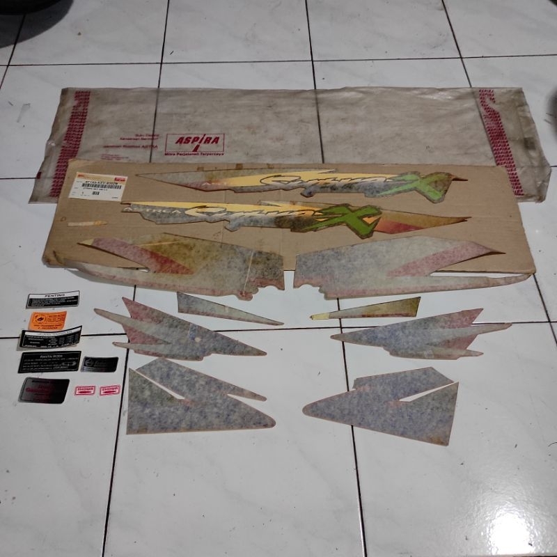 Jual stiker stripping striping decal graphic Honda Astrea Supra X Merah ...
