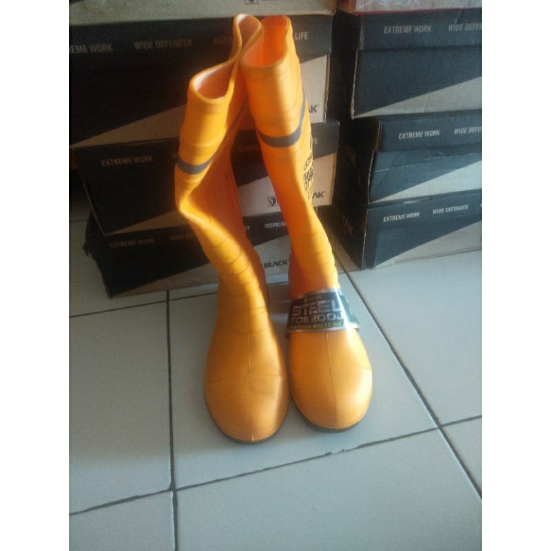 Jual Sepatu Safety Booth Karet GOSAVE | Shopee Indonesia