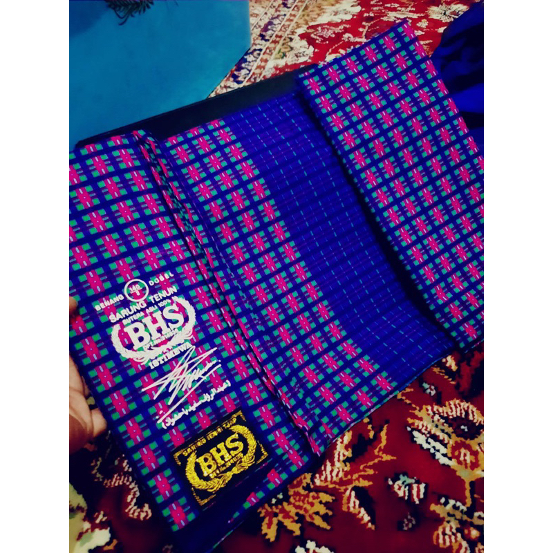 Jual Sarung bhs full sutra motif kdt jadul langkah selangit original ...