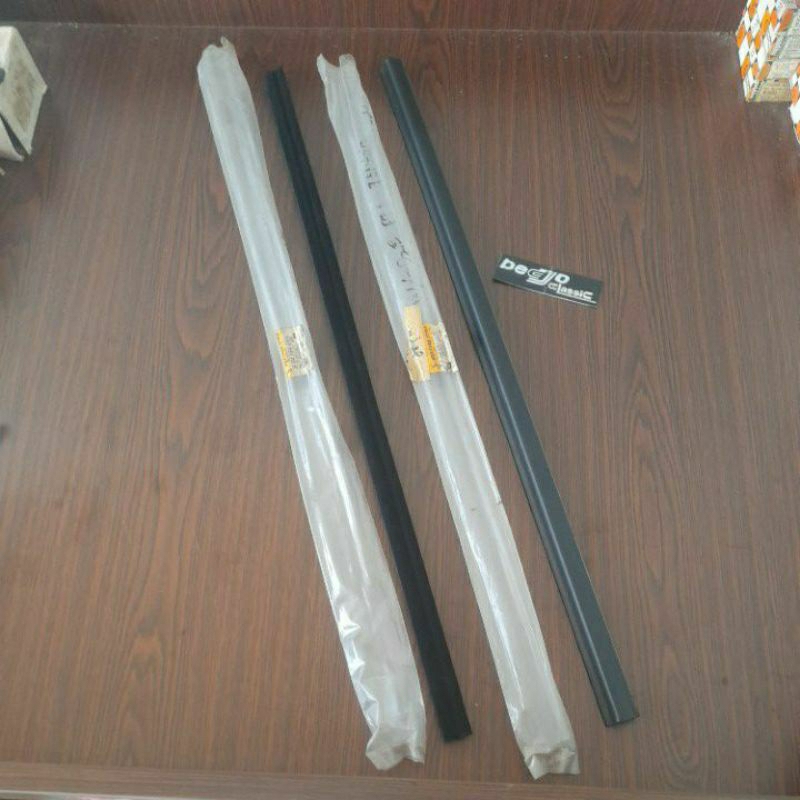 Jual karet pelipit kaca pintu tengah/belakang kiri/kanan bagian dalam ...