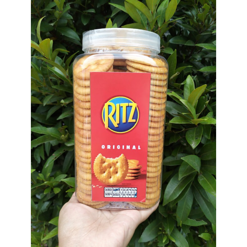 Jual Kue/Jajan/Snack Lebaran Toples Jerapah Ritz Creaker/Ritz Sandwich ...