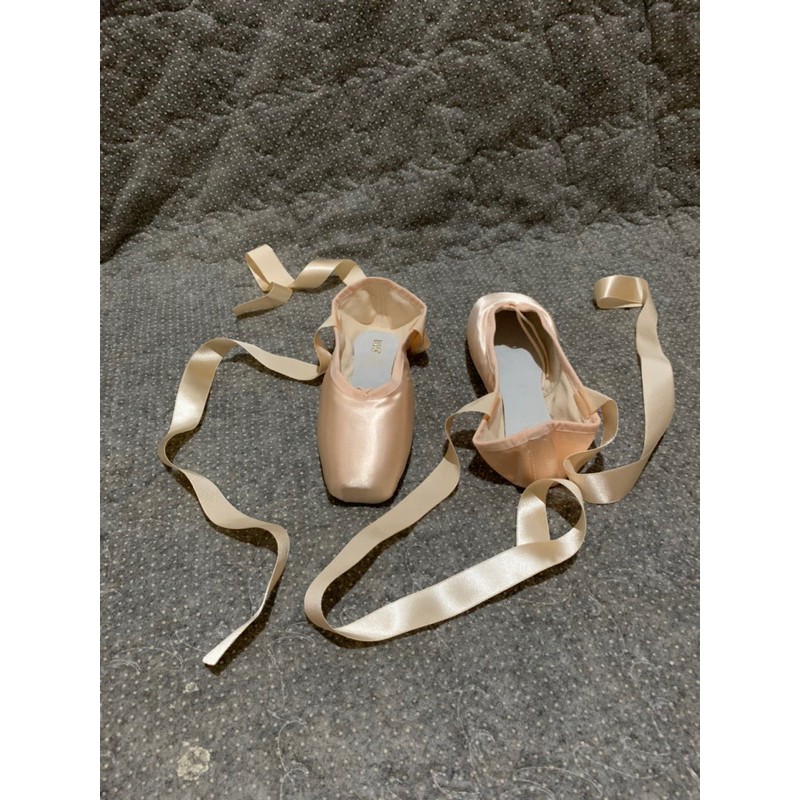 Jual sepatu balet point shoes bloch/pointe shoes original bloch ...
