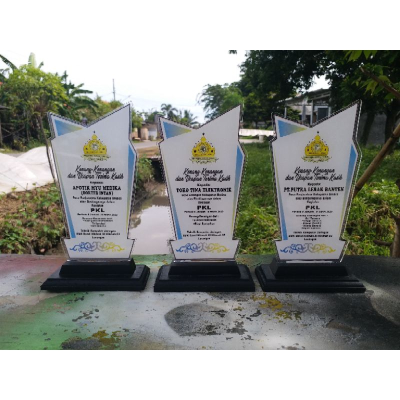 Jual Plakat akrilik custom/plakat akrilik/plakat kayu | Shopee Indonesia
