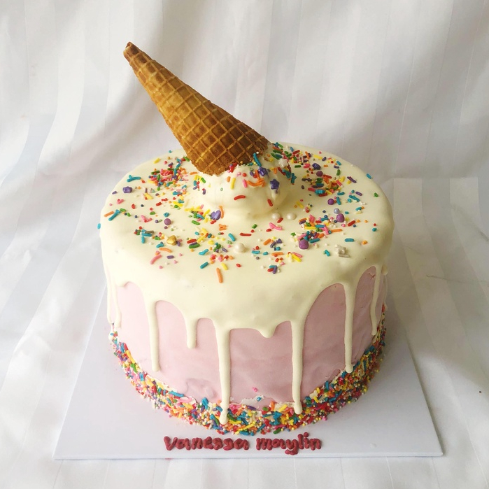 Jual Two - Tier Ice Cream Cake Premium! | Shopee Indonesia