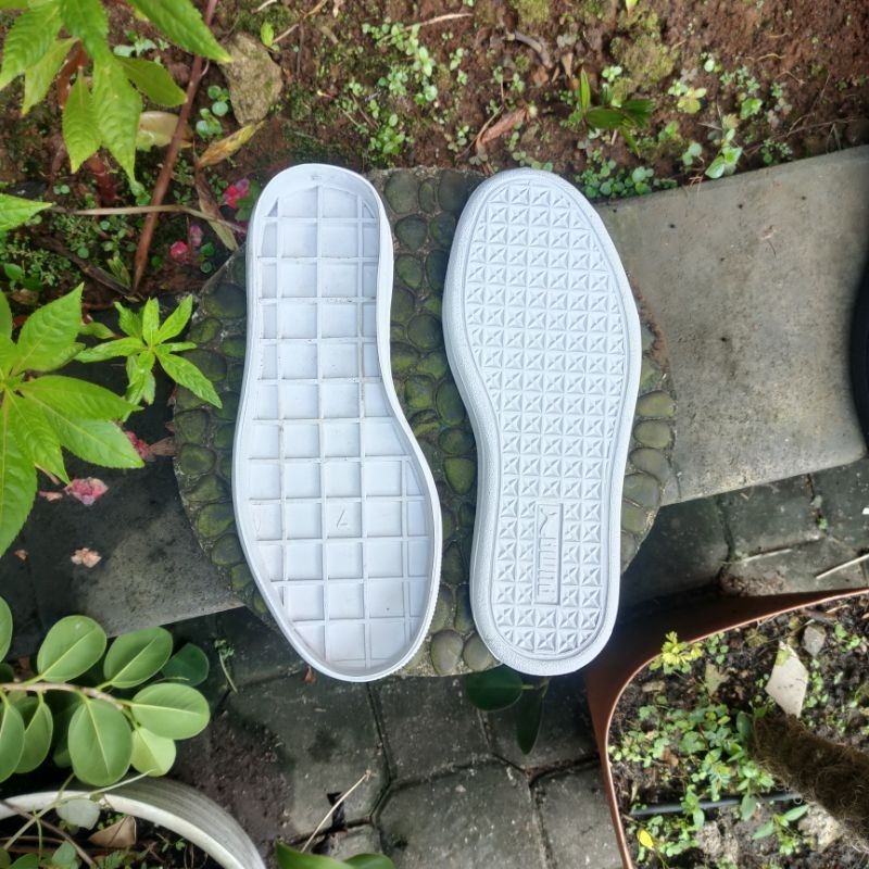 Jual OUTSOLE PUMA BLACK, WHITE & ORANGE/BATA SIZE 41 - 46 | Shopee ...