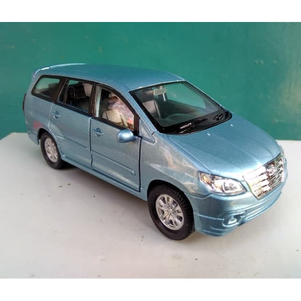 Jual Diecast miniatur Toyota kijang Innova replika model mobil mainan ...