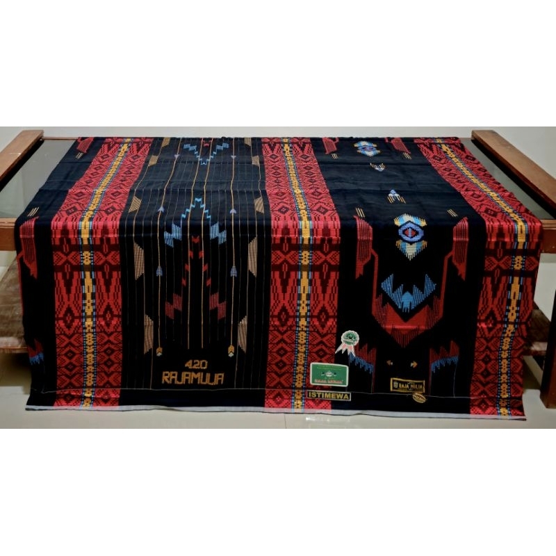 Jual Sarung tenun Sutera Raja Mulia 420 exclusive Full Sutra 100% ...