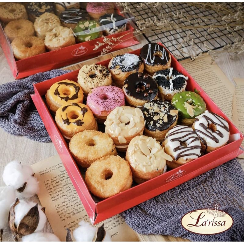 Jual Cronut croissant donut - donat mini box larissa bakery | Shopee Indonesia