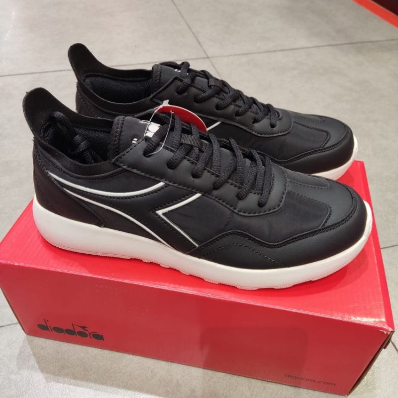 Jual SEPATU DIADORA BLACK (SESUAI CAPTION) | Shopee Indonesia