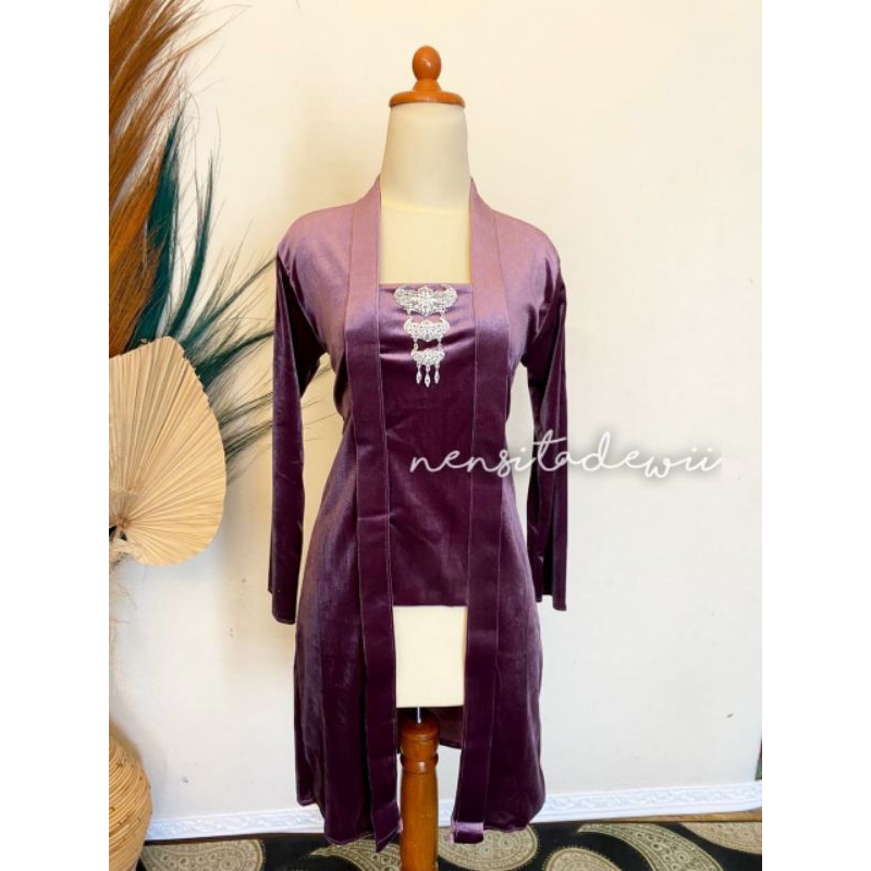 Jual Kebaya Panjang, Model Kutubaru - Warna Ungu Taro | Shopee Indonesia
