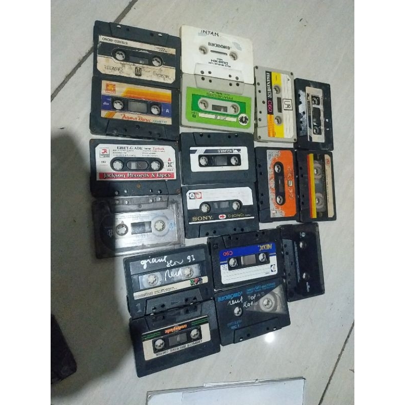 Jual kaset tip pita bekas untuk hiasan dekorasi 1kg isi 27 keving tanpa ...