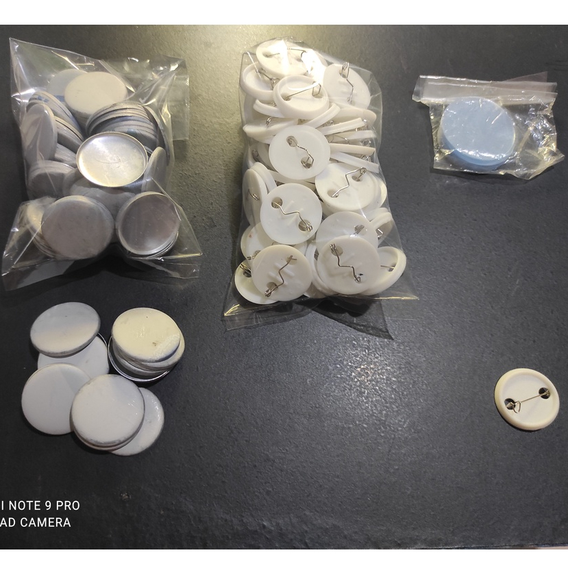 Jual Bahan Pin 32mm, Plus Alumunium, Plus Mika, isi paket 100 pcs ...