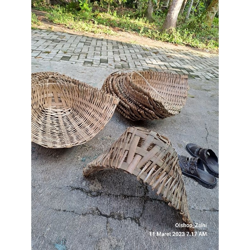 Jual 5 Pengki bambu anyaman rapi atau serokan sampah jadul tanpa gagang ...