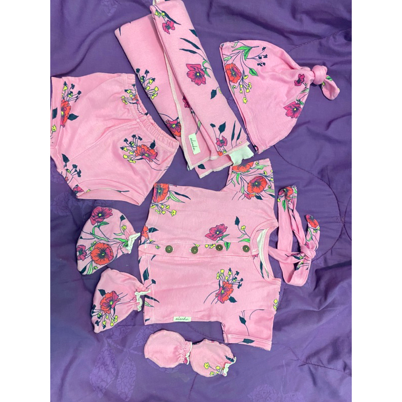Jual Alenka preloved set bedong newborn baby girl | Shopee Indonesia