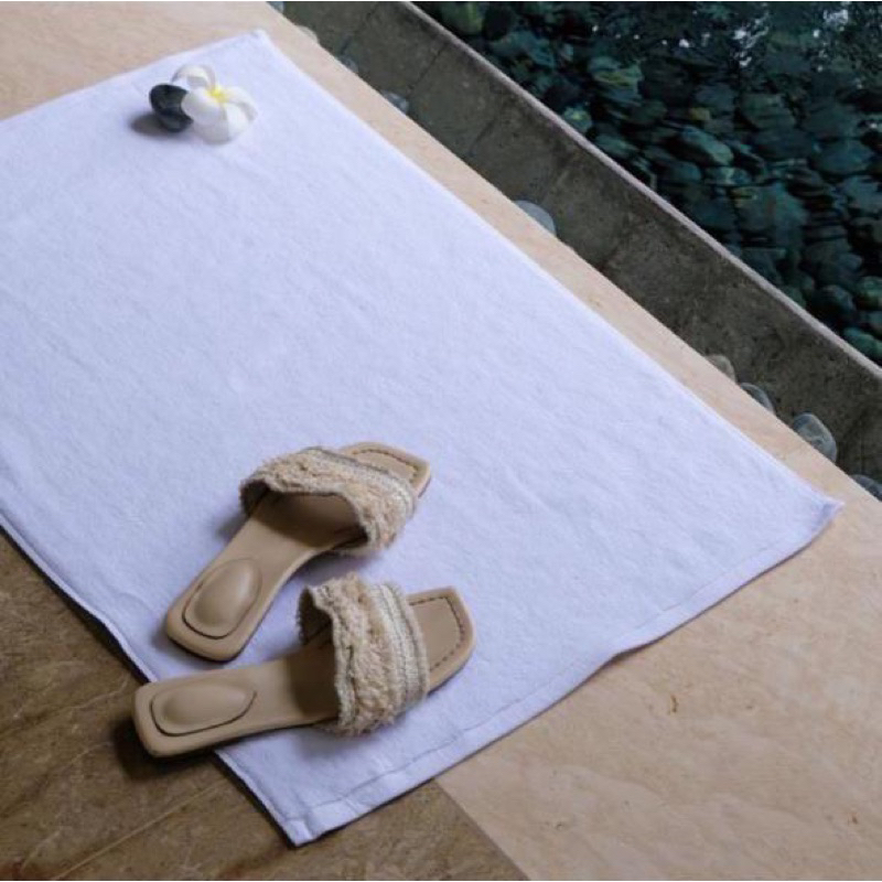Jual Keset kaki handuk putih hotel bintang lima five stars 50x75 ...