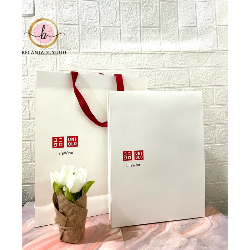 Jual Paper Bag Uniqlo BOX GIFT SET Original Store ( Ready Stock JKT ...