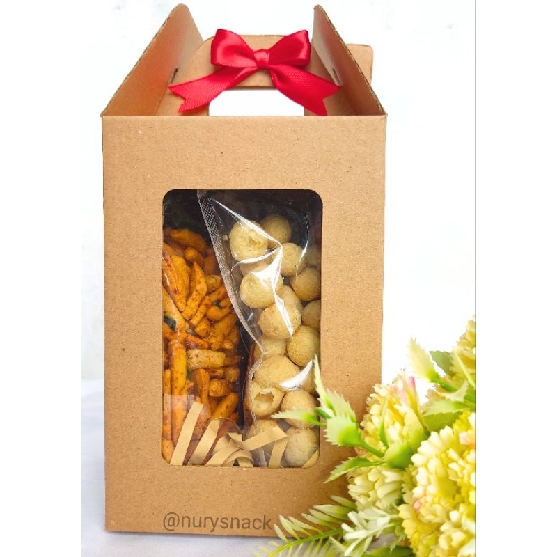 Jual hampers lebaran/hampers snack/parcel snack/aneka snack/aneka cemilan/snackkering 1 box isi ...