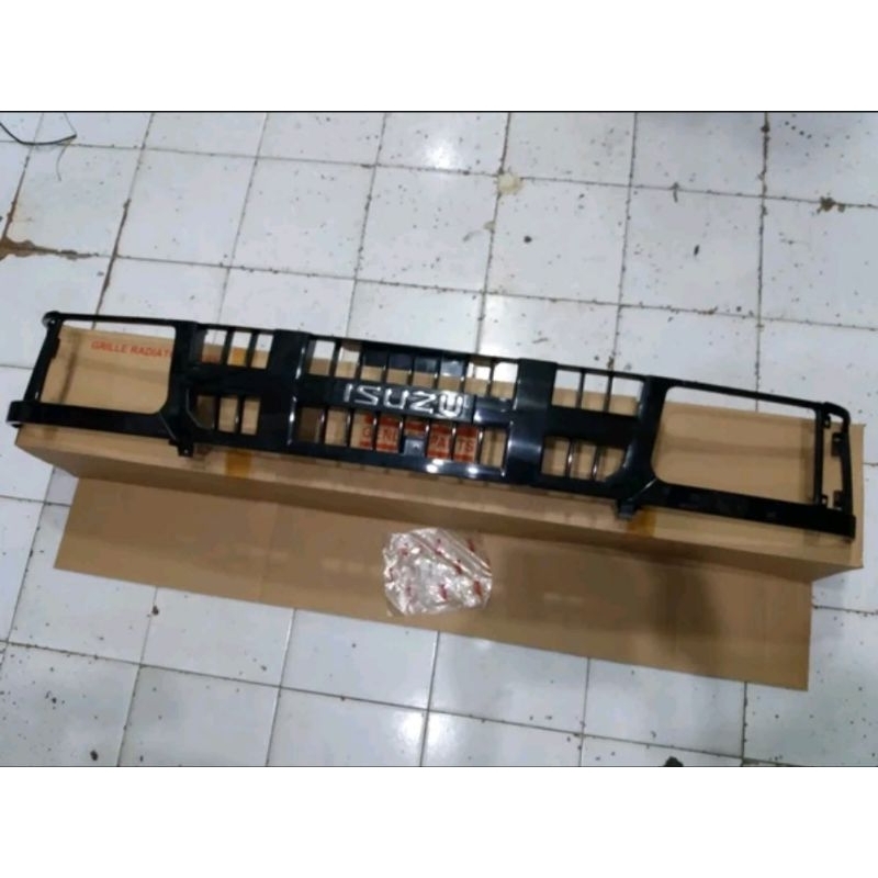 Jual GRILL / GRILLE PANTHER PICK UP - PANTHER 1995----- ASLI | Shopee ...