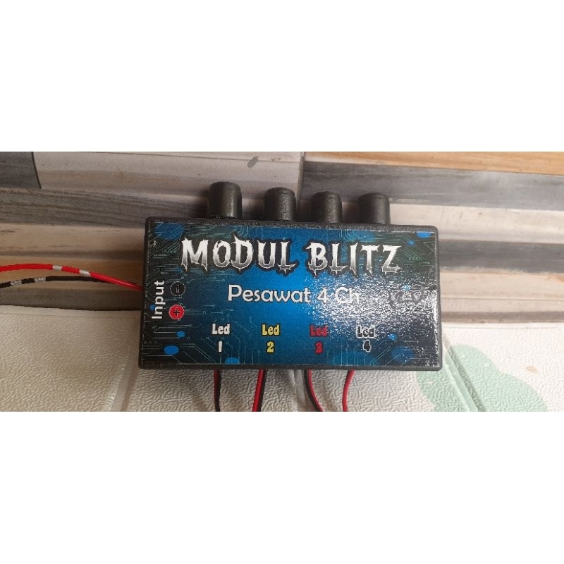 Jual MODUL LAMPU BLITZ PESAWAT 4CHANEL 12 DAN 24VOLT | Shopee Indonesia
