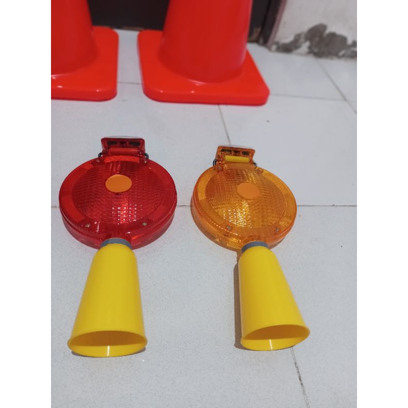 Jual Lampu safety cone kerucut solar cell warning light | Shopee Indonesia