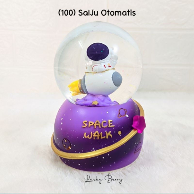 Jual Snowball /Pajangan Bola Kaca Musik Box Astronot Space Walk XL (100 ...