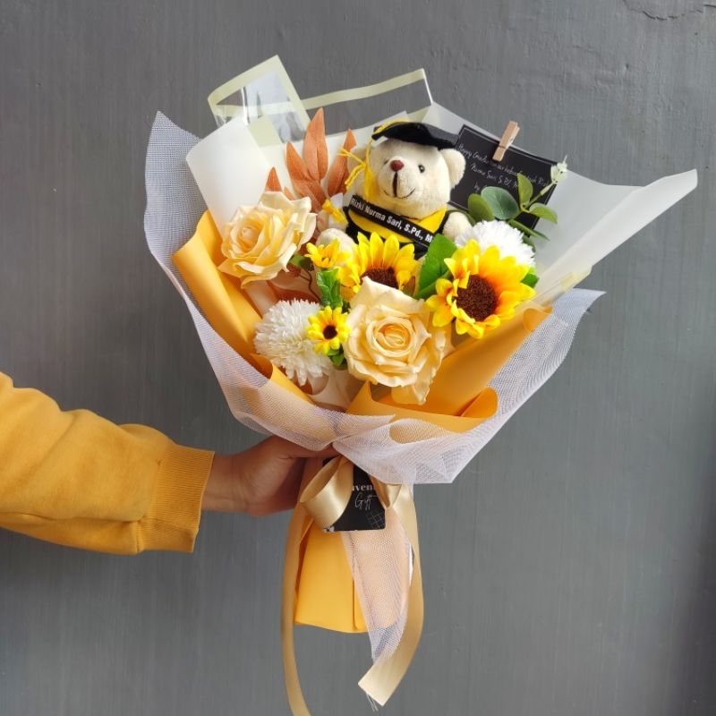 Jual BUCKET BUNGA PALSU / BUCKET BUNGA WISUDA ELLSOUVENIR | Shopee ...