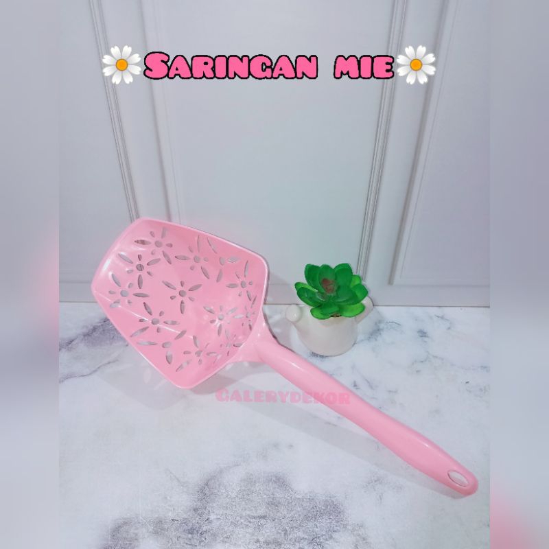 Jual SARINGAN MIE PASTA SERBAGUNA PINK PENIRIS MIE | Shopee Indonesia