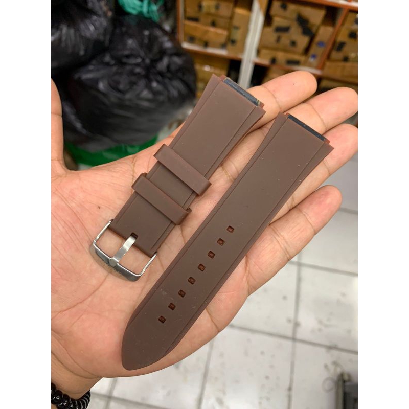 Jual Strap Tali jam tangan Guess rubber Coklat 22mm | Shopee Indonesia